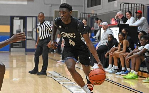 George Mason lands Cristo Rey stock-rister Devin Booker