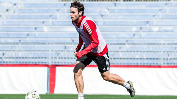 Phoenix Rising signs center back Casey Walls