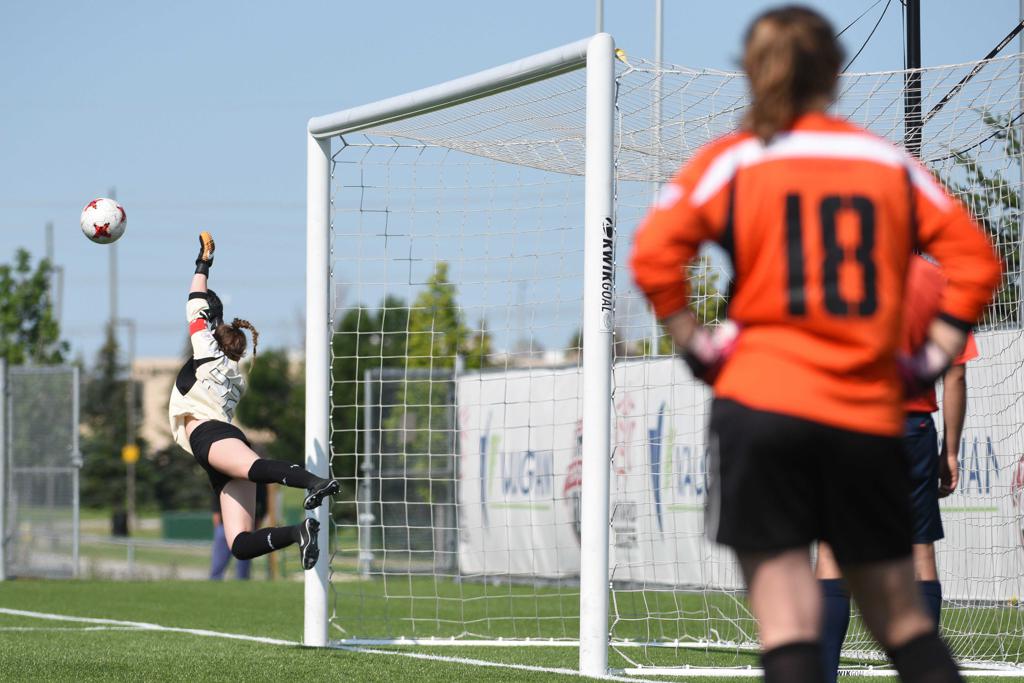 Burlington Bayhawks edged Aurora FC in U-16 Girls OPDL Cup Final