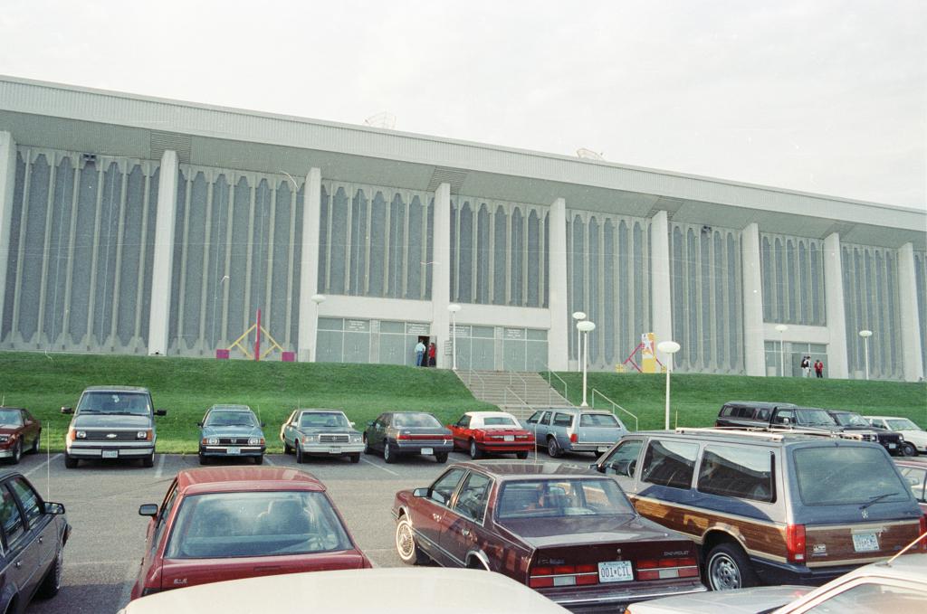Metropolitan Sports Center/Met Center