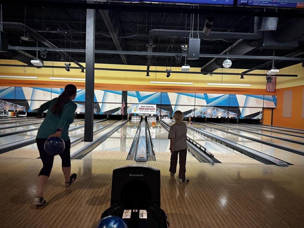 BOWLING