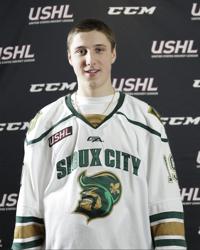 Musketeers - 2015-2016 Regular Season - Roster - #19 - Alex Steeves - F